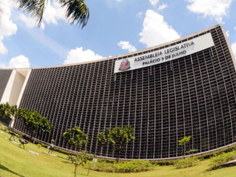 Alesp retoma sessões