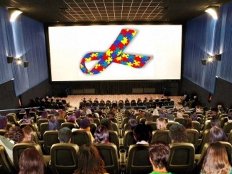 Cinemas têm sessão adaptada neste final de semana para pessoas com TEA