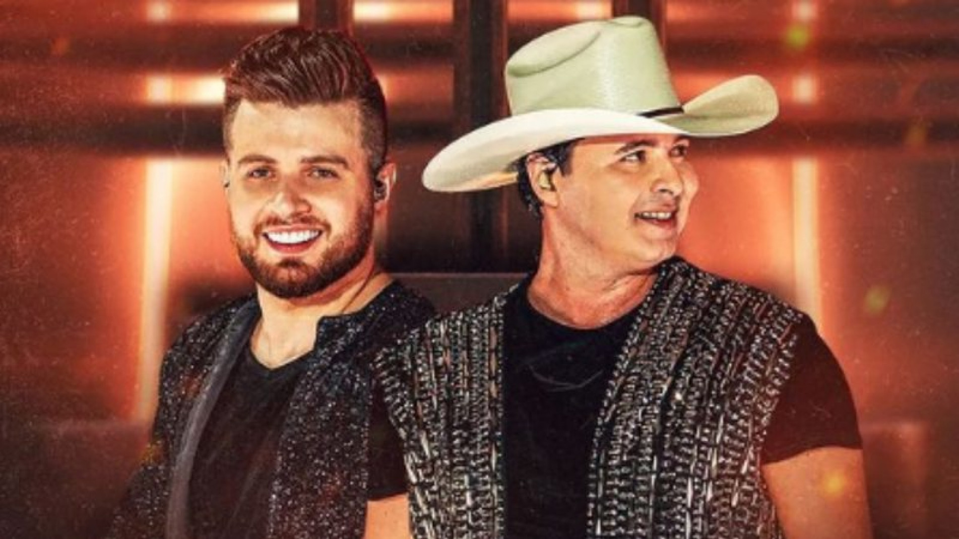 Cantor sertanejo Conrado volta para casa quatro meses após acidente