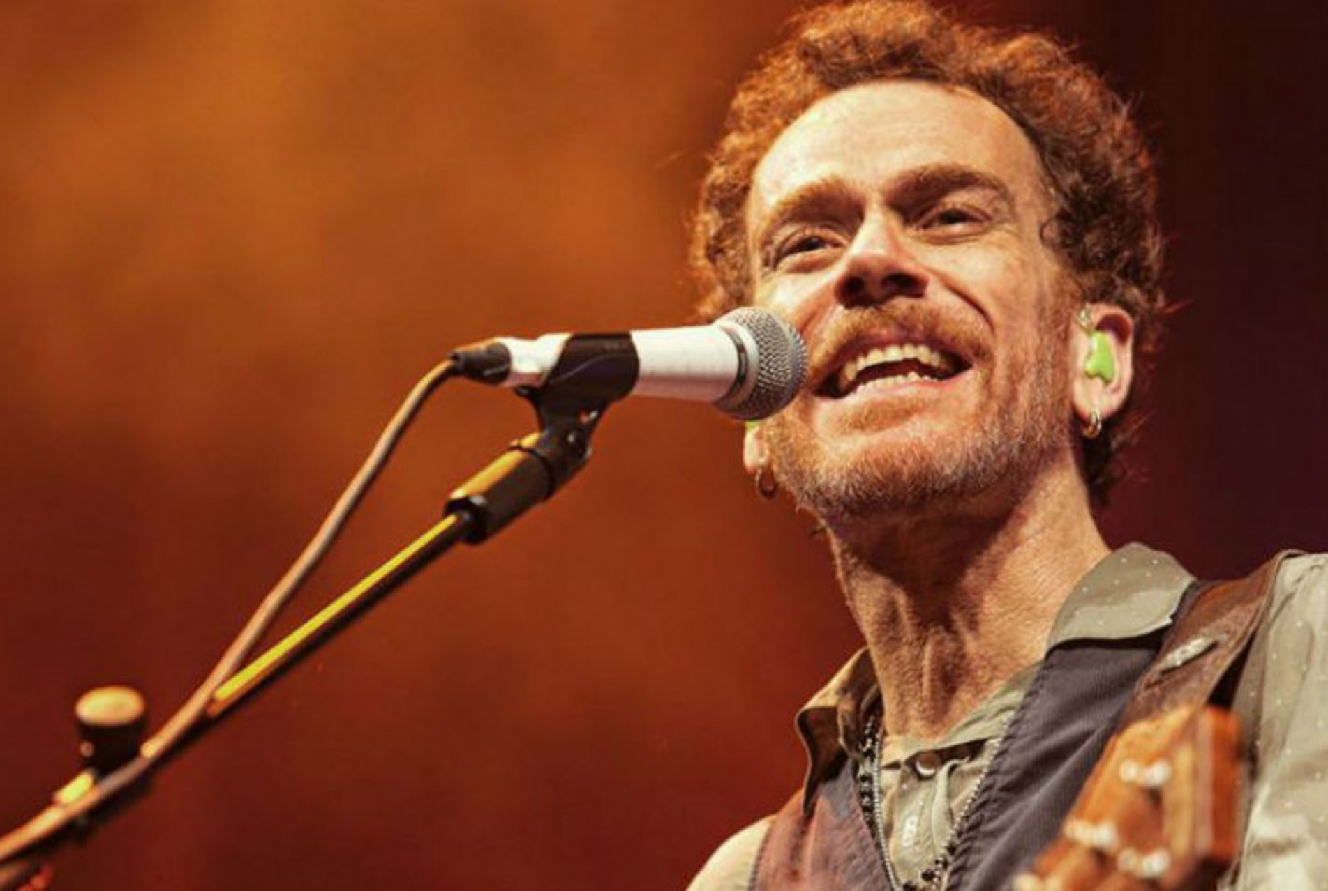 Cantor Nando Reis lança show e documentário no metaverso