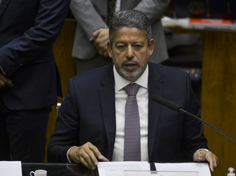 Lira critica pesquisas e fala em responsabilizar institutos