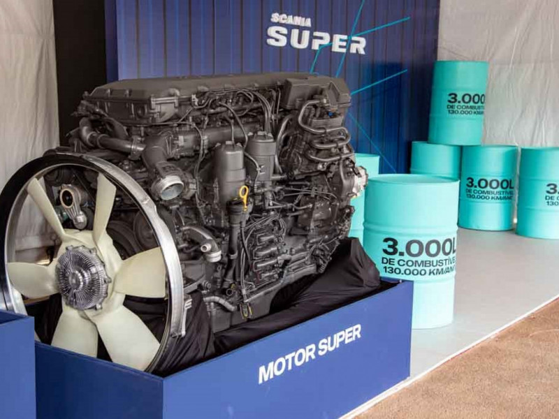 Scania lança linha Super com novo motor de 13 litros