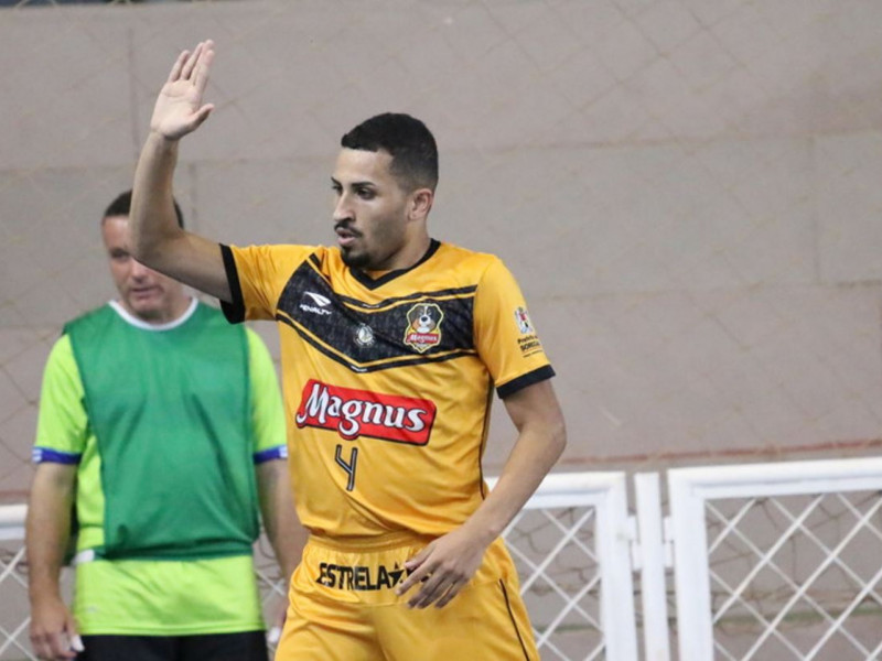 Magnus decide a vaga na semifinal