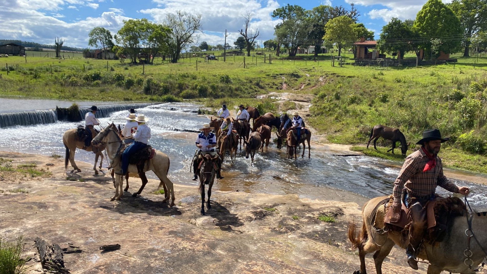 Comitiva refaz Rota Tropeira entre Cruz Alta e Sorocaba