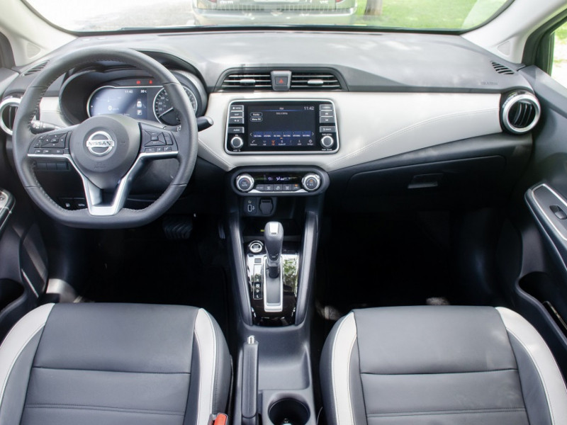 Nissan Versa está de volta ao jogo e continua um sedã elegante