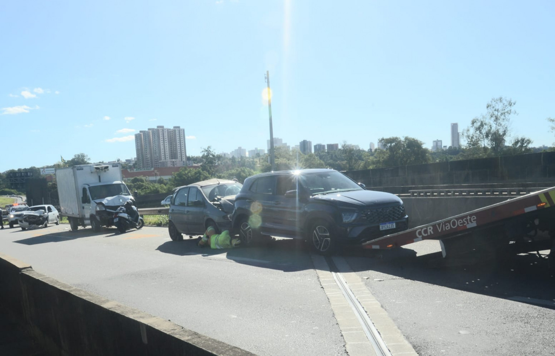 Engavetamento na Raposo Tavares deixa cinco feridos