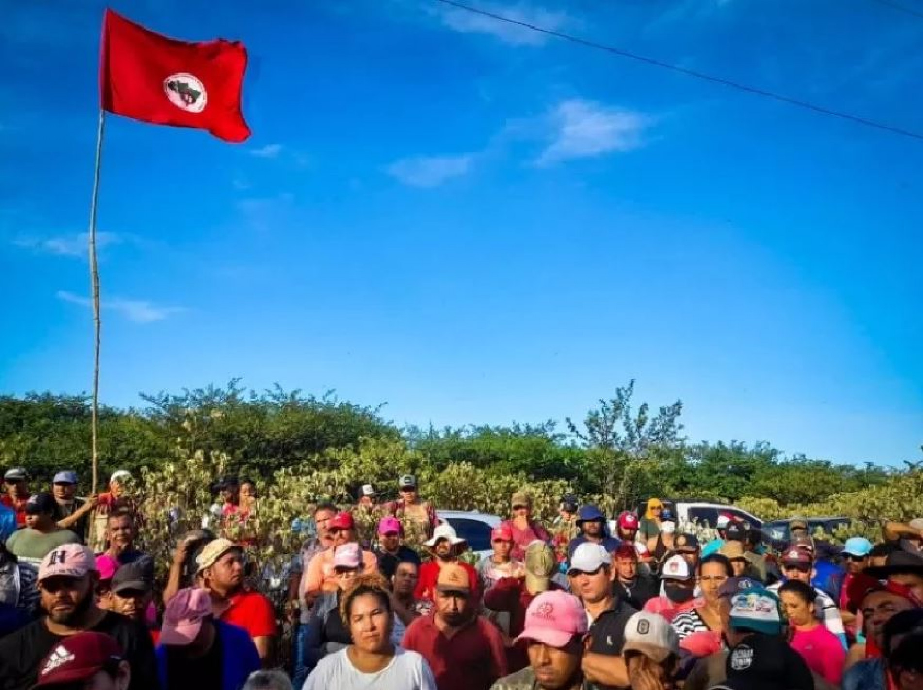 MST invade área de pesquisa da Embrapa em Pernambuco
