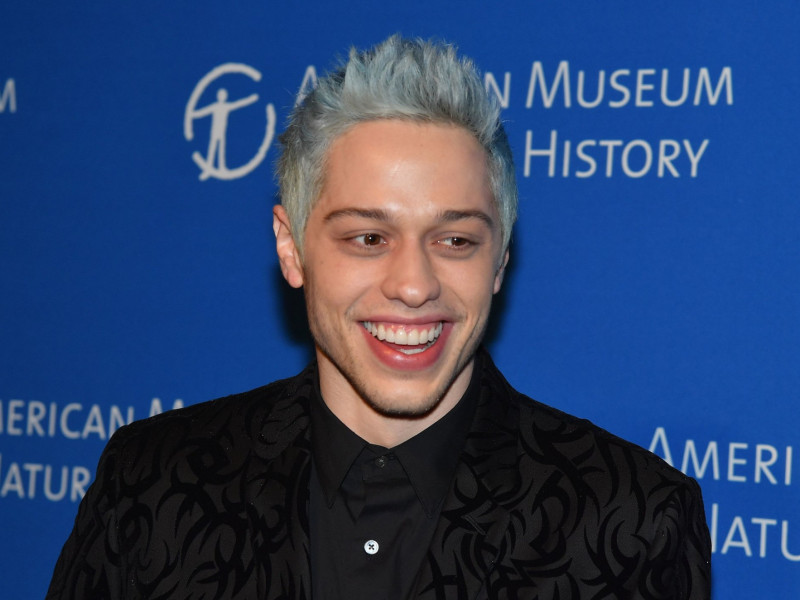 Comediante Pete Davidson é internado para tratar saúde mental
