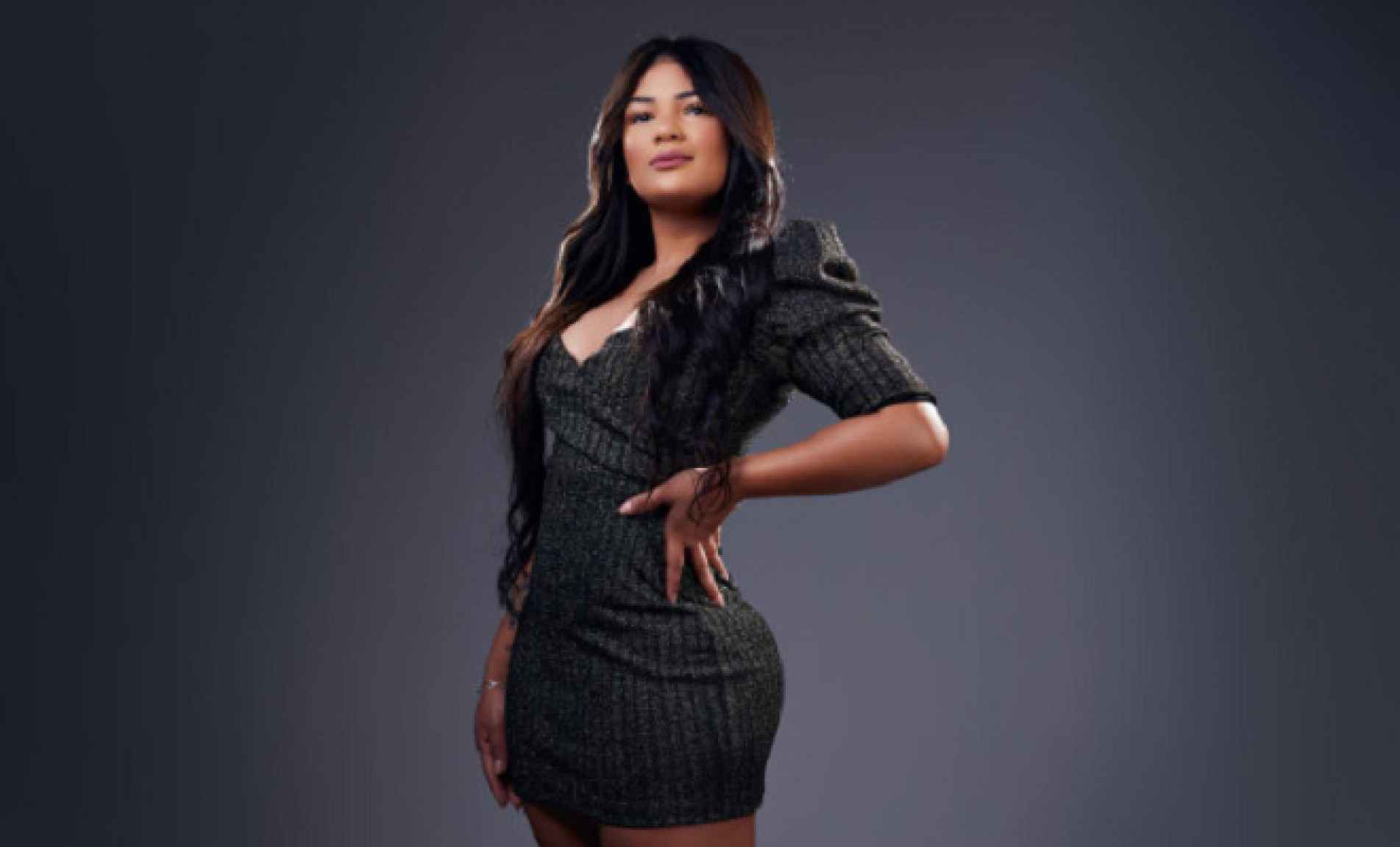 Cantora Vivi Araújo morre em acidente de carro aos 22 ano