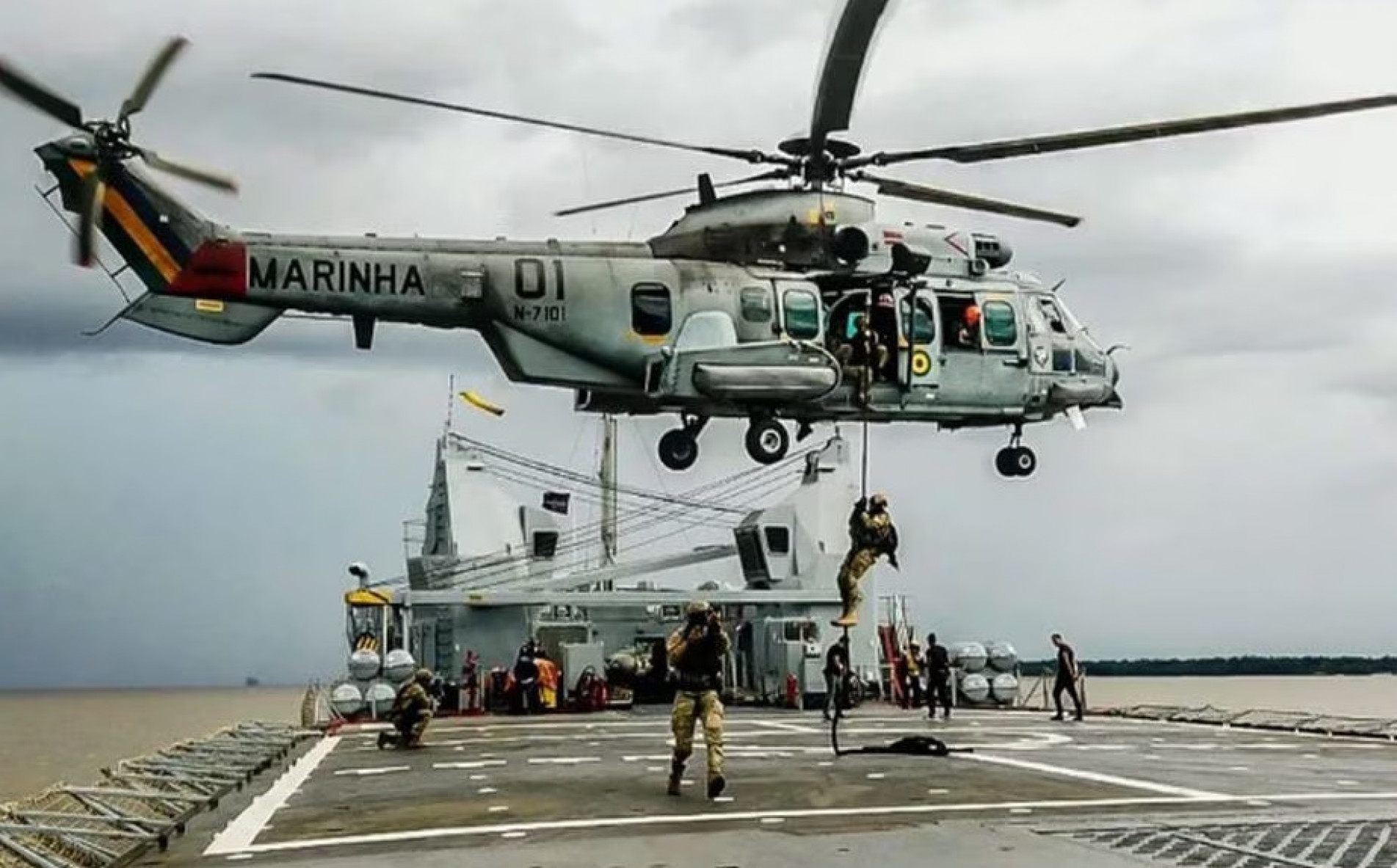 Helicóptero da Marinha cai durante treinamento em Formosa