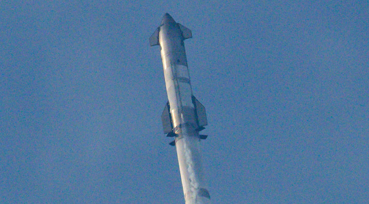 Cruzeiro do Sul - Exterior