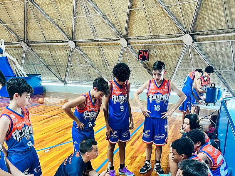 Academia LSB realiza jogo-treino com a seleção brasileira sub-15