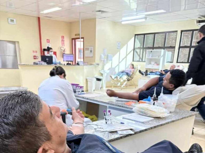Bebê com anemia recebe doação de sangue de GCMs