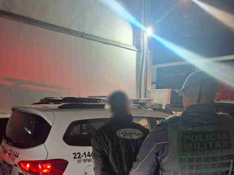 Homem é preso com pistola de calibre restrito durante abordagem na zona ...