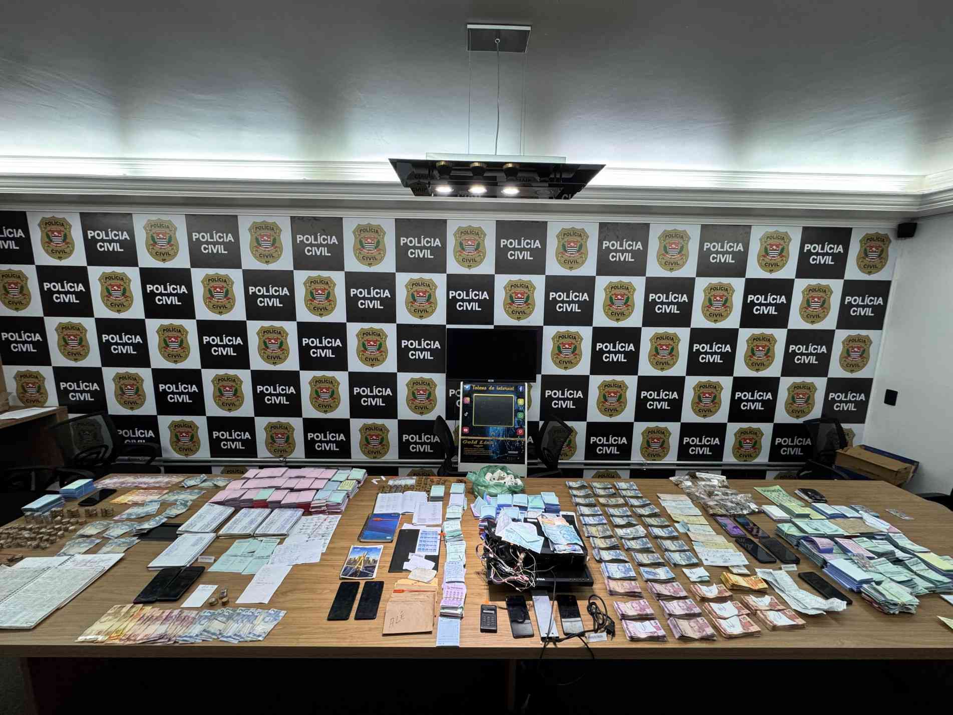 Operação contra jogos de azar apreende cerca de R$ 50 mil em Tatuí