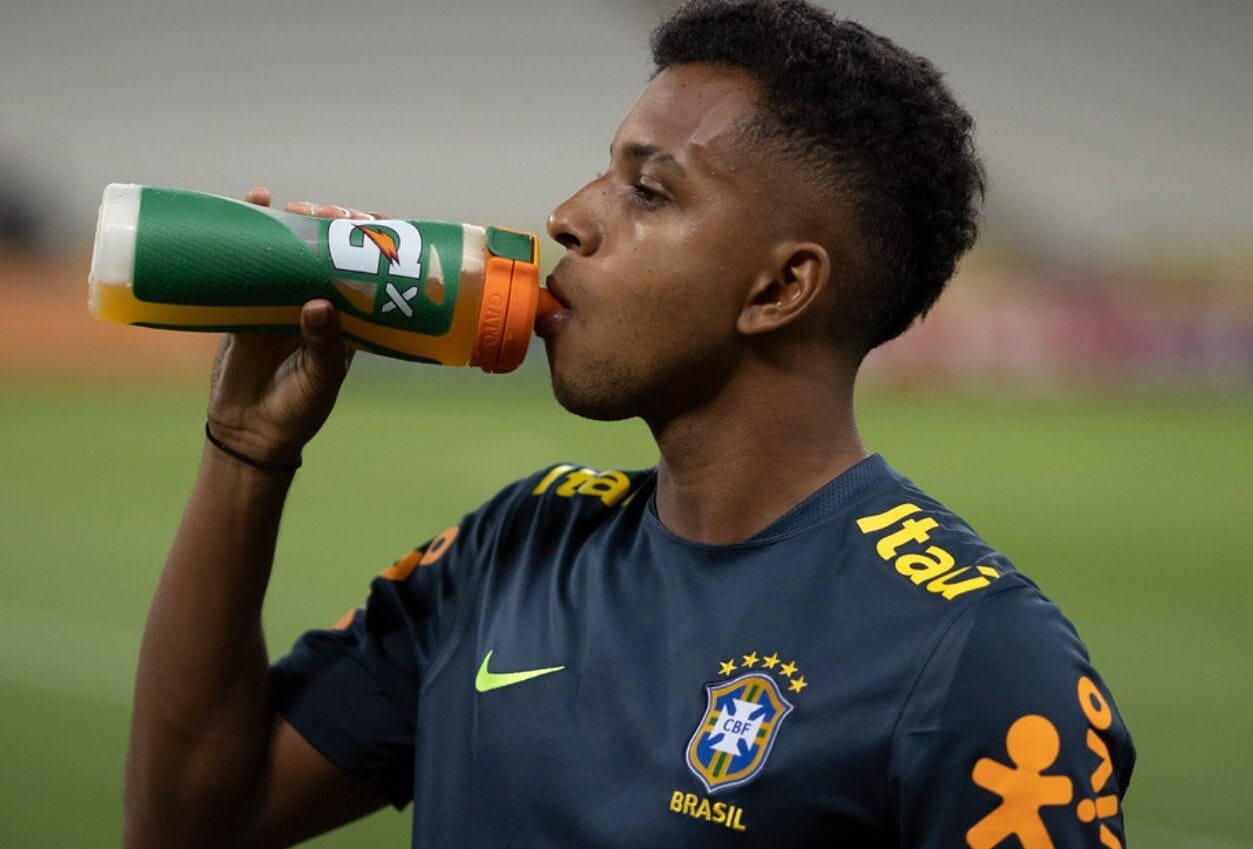 Rodrygo recebe notícia ruim para sua volta de lesão no Real Madrid